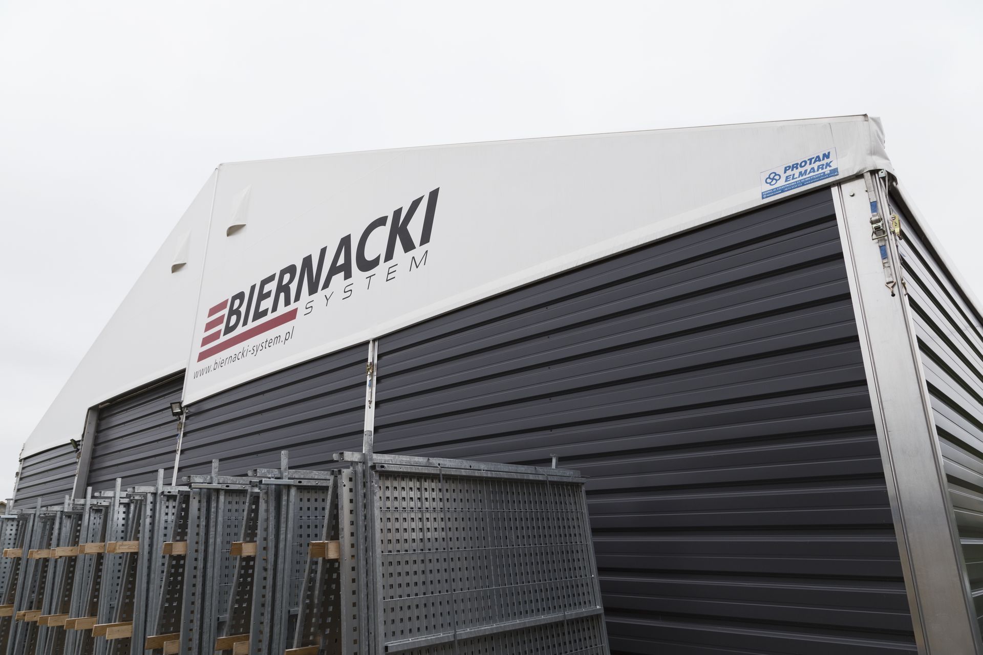 Tendostruttura magazzino Lubicz - I nostri progetti - Protan Elmark